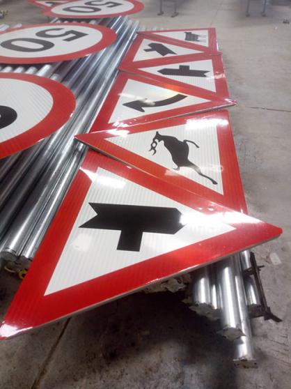 Refmac Signs: Road Signs in Kenya & Their Meaning | Traffic Signs ...